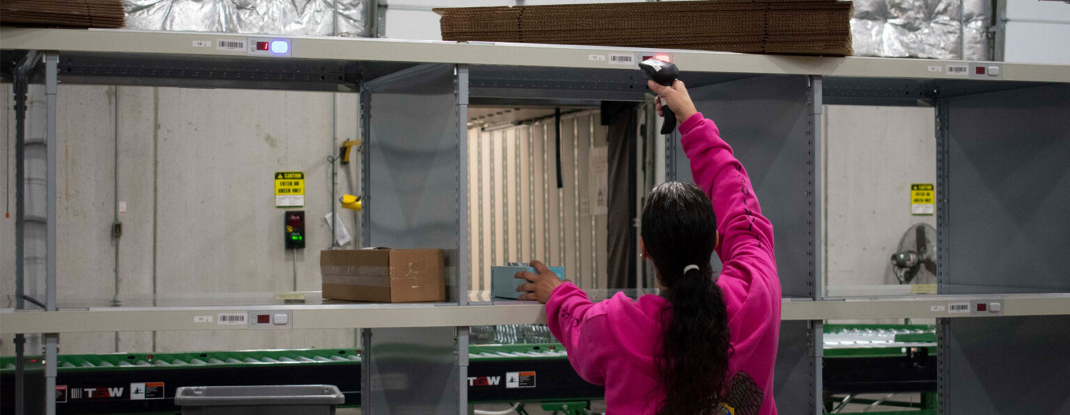 Pick-to-Light Solutions | PeakLogix